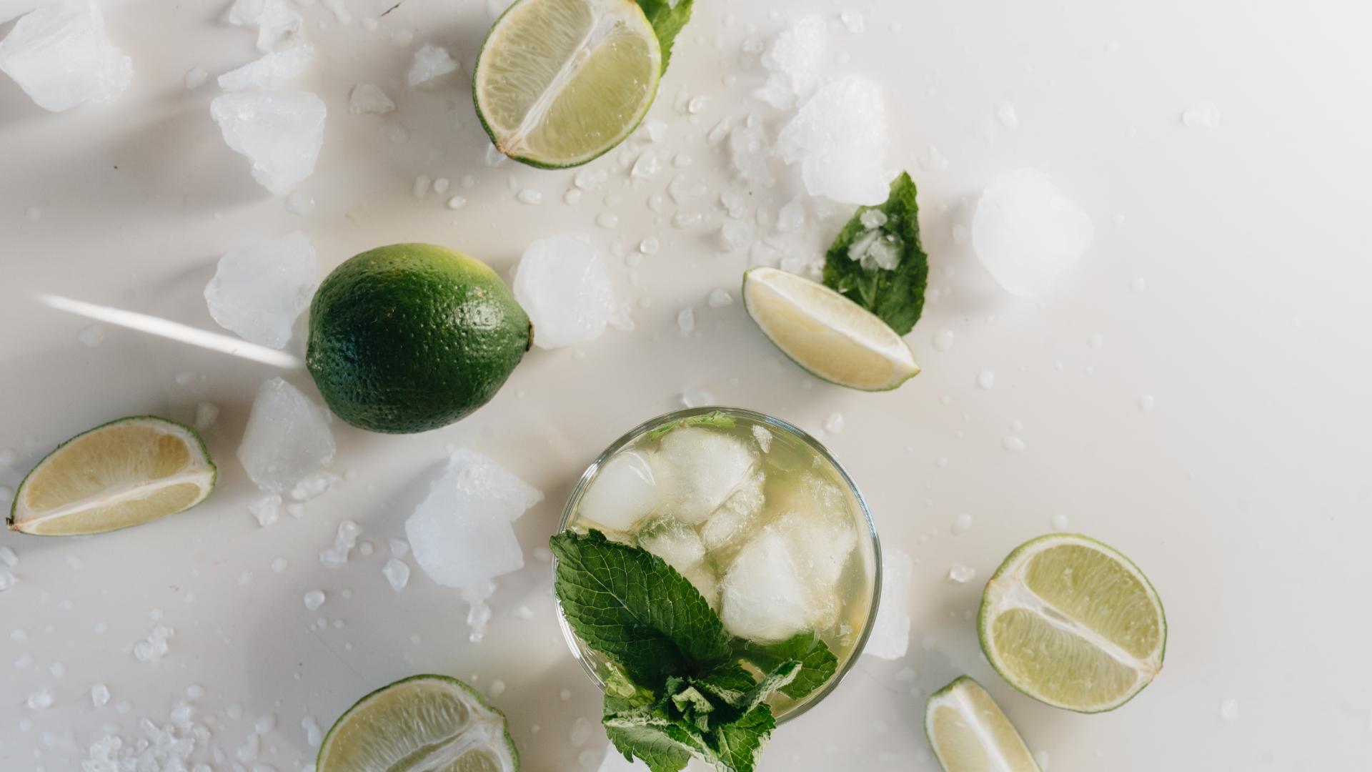 How to Make a Classic Gin Collins: Refreshing, Simple, and Timeless ...